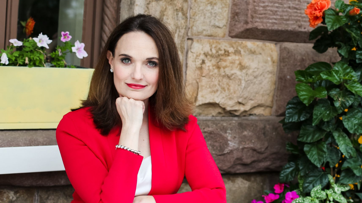 Episode 145: How to Coach Yourself Through Hard Times · Sarah Walton