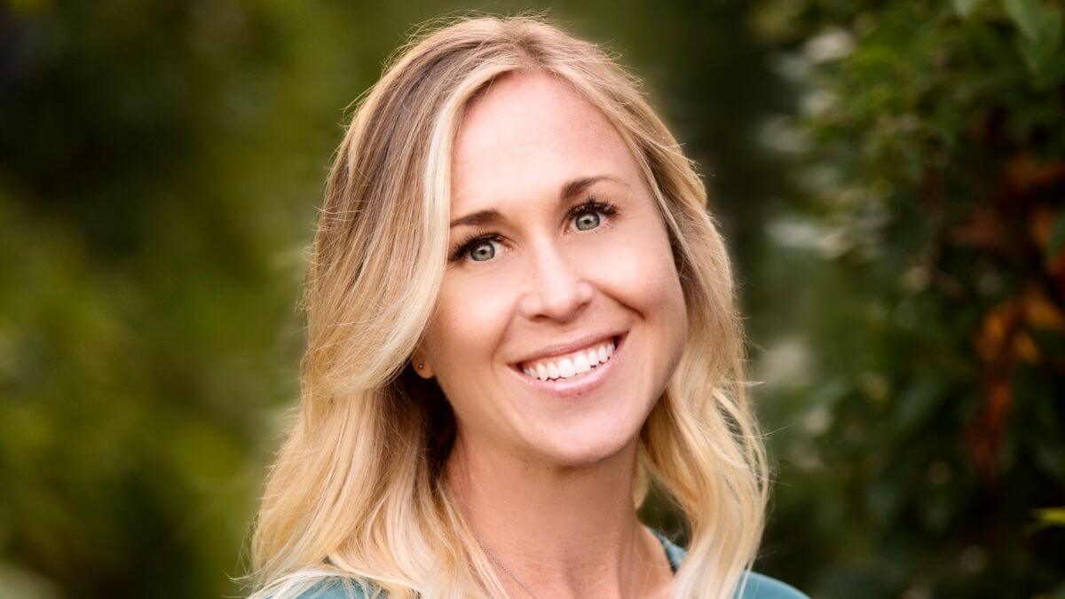 Episode 222: Does Networking Freak You Out? Cara Steinmann Makes It Fun