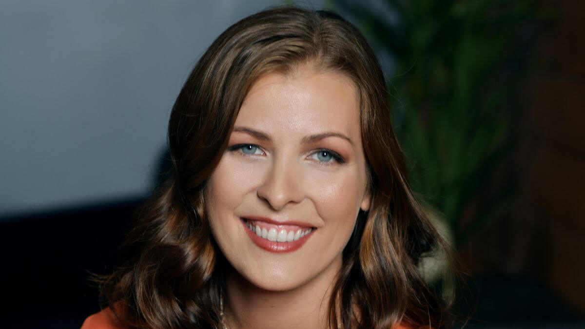 Episode 275: 3 Ways to be a Great Podcast Guest with Jessica Rhodes