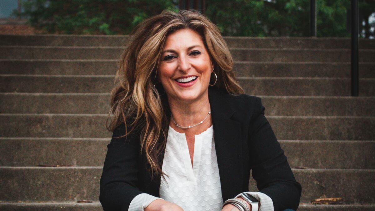 Episode 280: You’re Not Falling Behind in Life, Here’s The Proof with ...